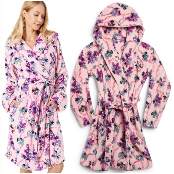 Vera Bradley | Intimates & Sleepwear | Vera Bradley Plush Robe In Pink ...